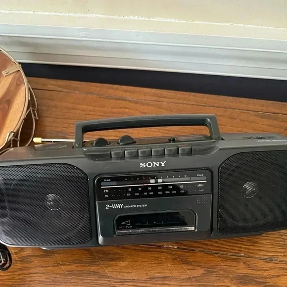 Sony | Portable Audio & Video | Vintage Sony Cfs20 Stereo Fmam Radio ...